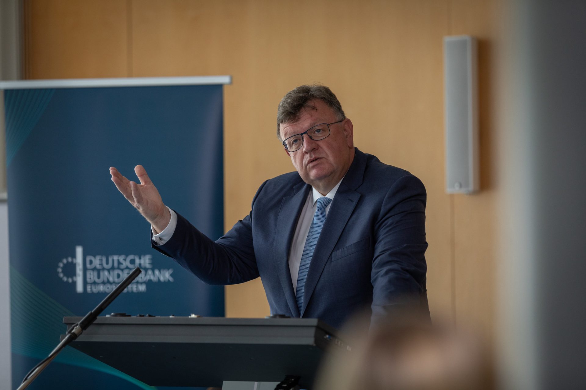 Wie ein Vorstand und ein Top-Geheimdienstler die Bundesbank ins Bau ...